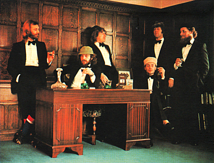 JETHRO TULL : ONE BROWN MOUSE ...AND THE MOUSE POLICE NEVER SLEEPS ...